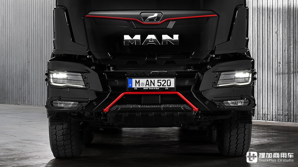 Whole body blackened!MAN's customized TGS model is here, I have never ...