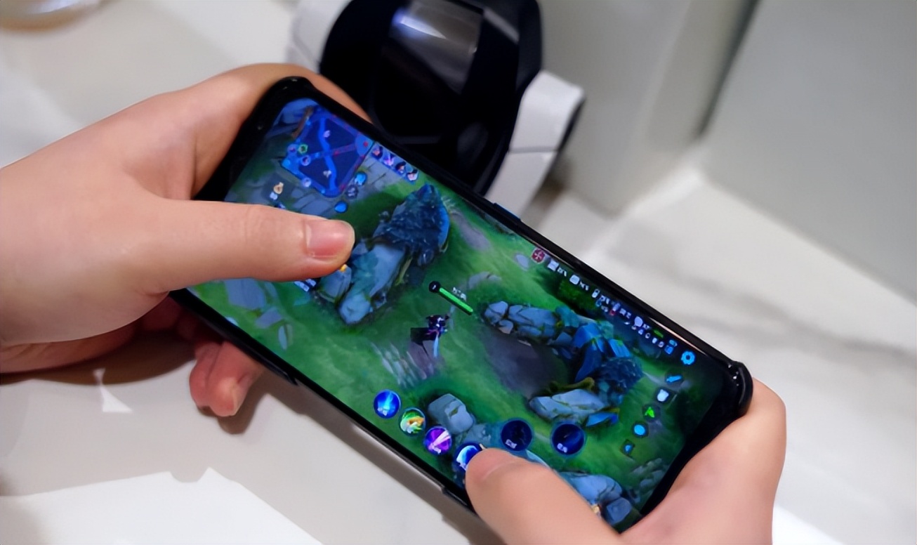 Comparing ROG 7 and Red Magic 8 Pro, who has a better overall cost ...