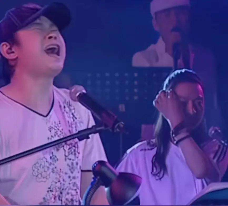 The Emotional Tones of Dolan's Songs - iNEWS