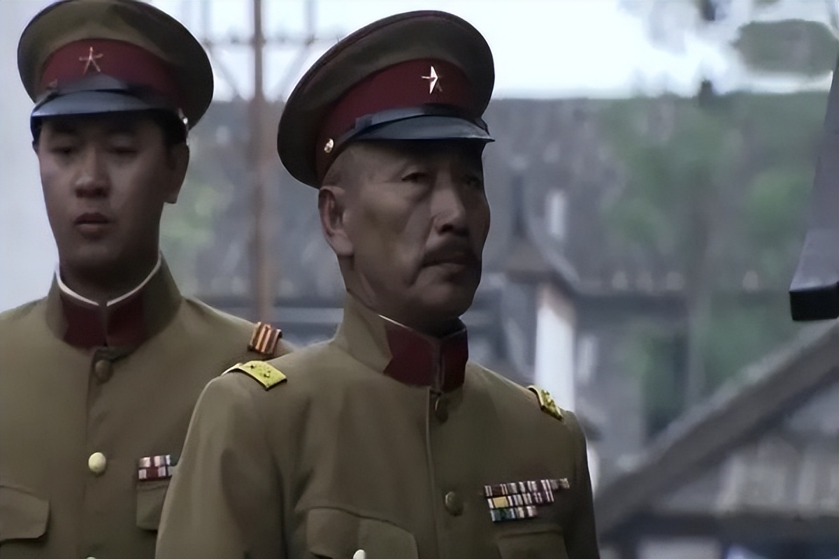 After the fall of Shanghai, 6,000 Japanese troops paraded and ...