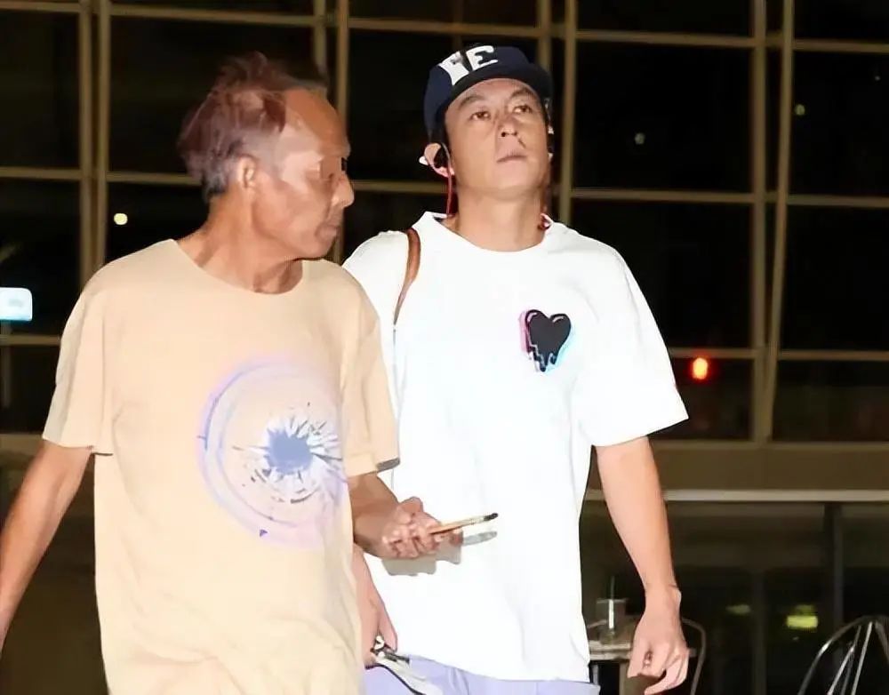 1,400 photos were exposed, ruining Cecilia Cheung and Edison Chen's ...