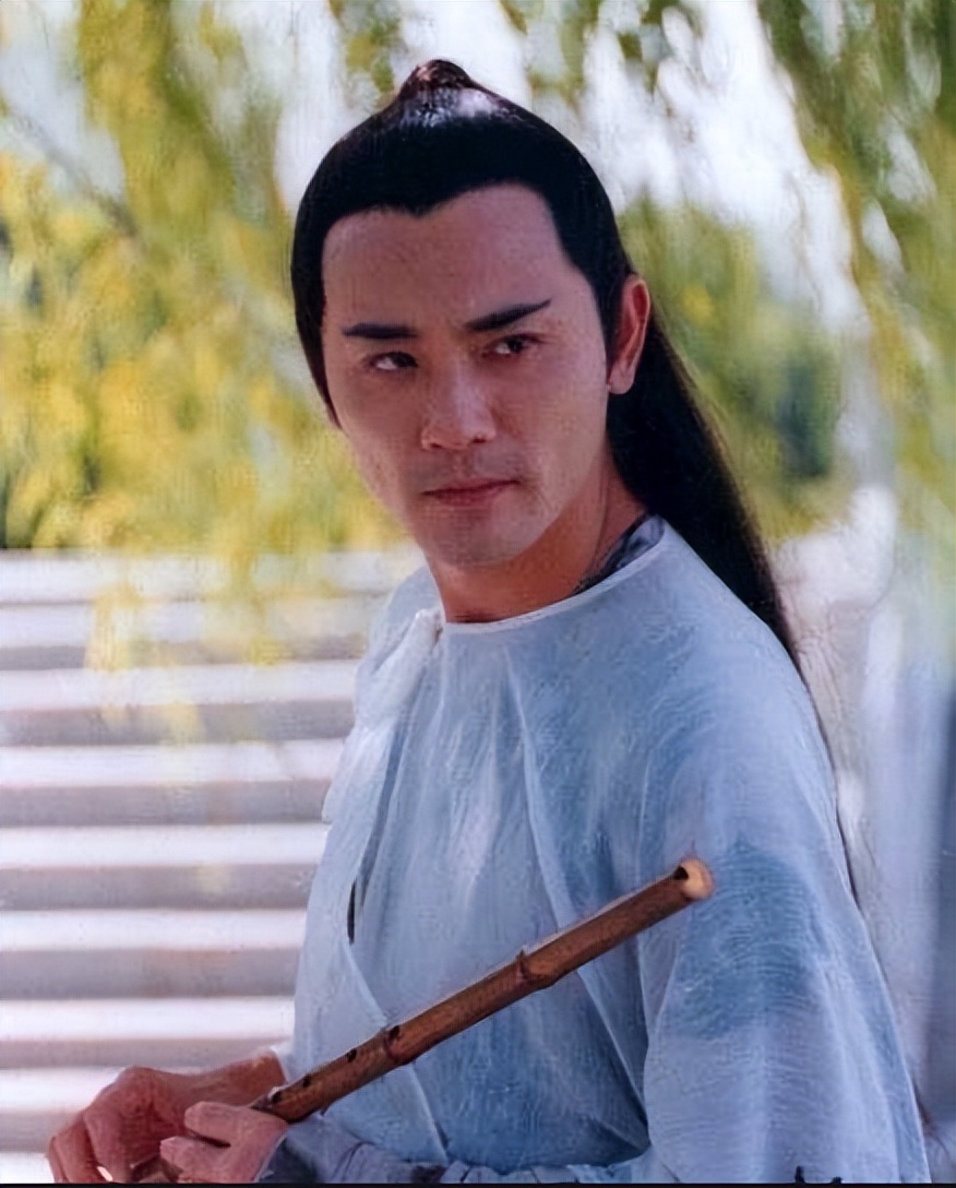 Zhou Xun and Chen Hong fell in love with him at first sight. Now 62 ...