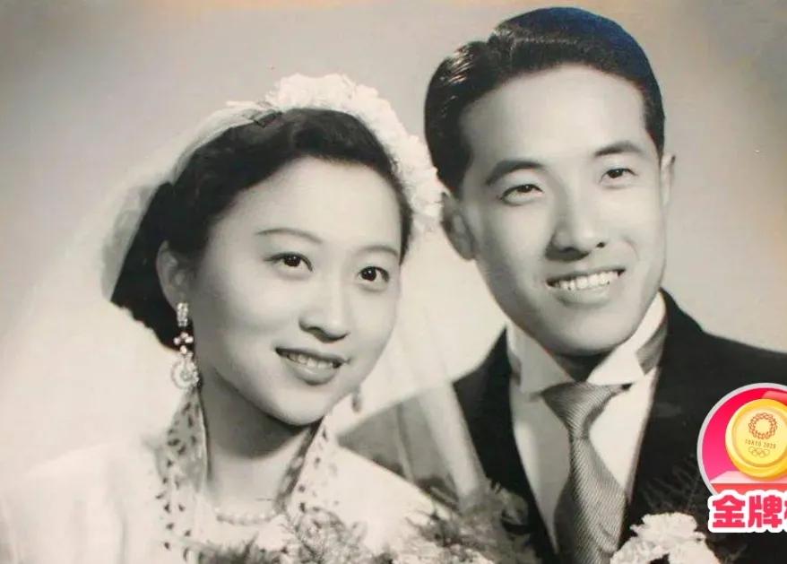 Zhang Jianting, Zhang Jianguo, Zhang Weizhen, "Reeds Green" "Looking at ...