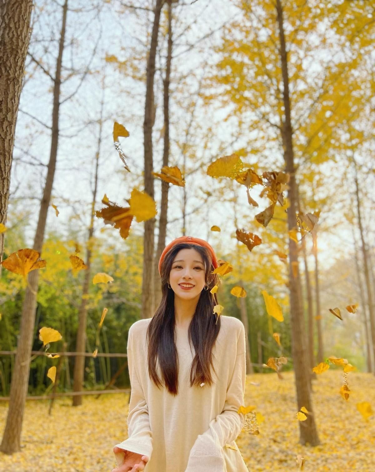 Ma Fanshu stunning CCTV Spring Festival Gala, wearing a Chinese-style ...