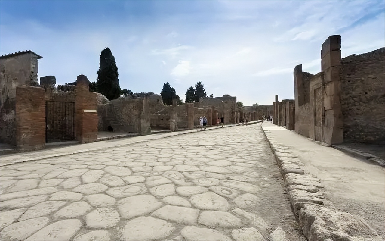 Discover London's oldest Roman road, its importance and unique features ...