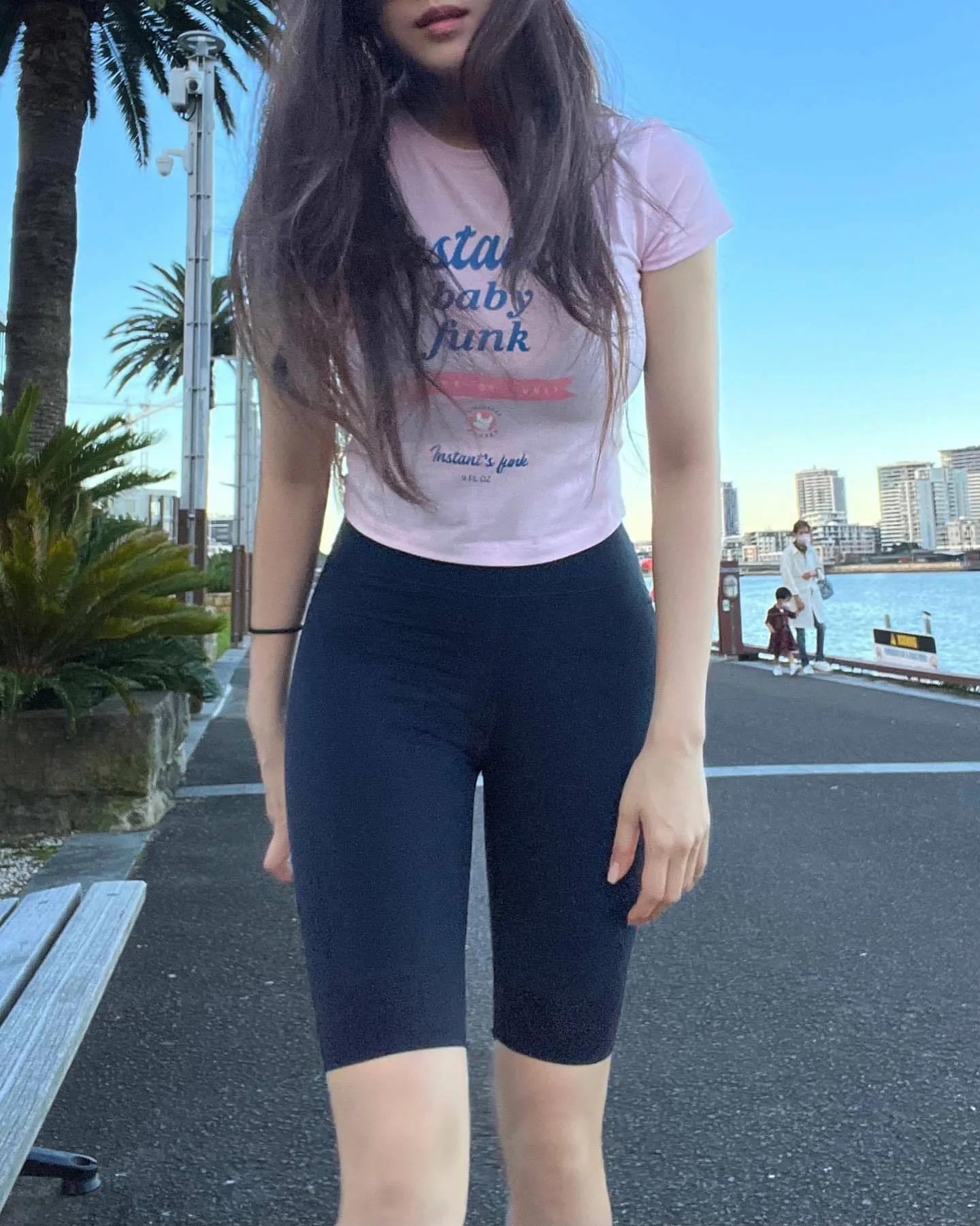 Sexy stunner Park Hyomin - iNEWS