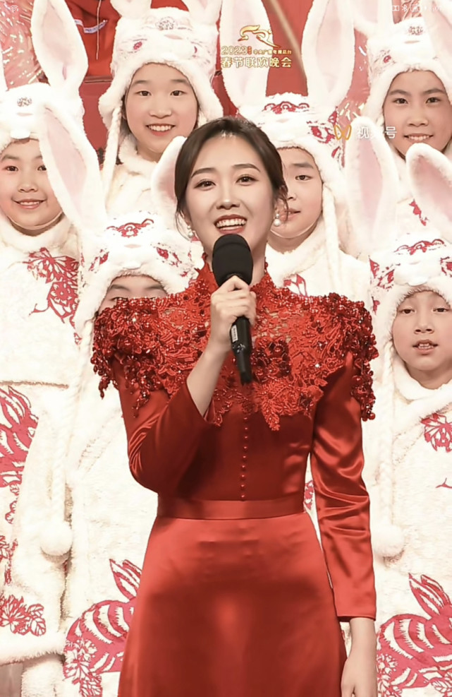 Wang Jianing was recognized for his first appearance on the Spring Festival Gala. He has ...