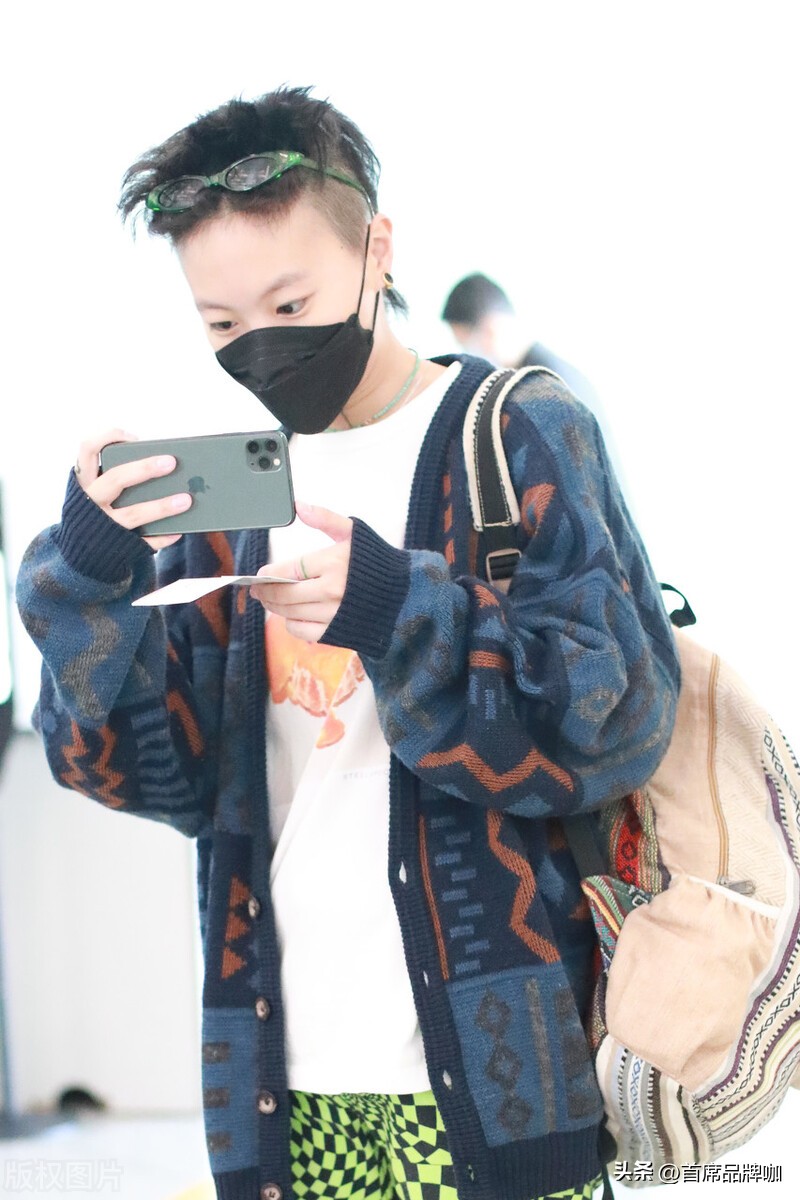 Dou Jingtong's "The Sky is Dark" exploded a bunch of Faye Wong's ...