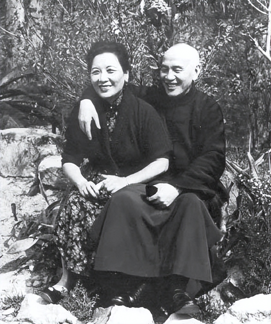 The three generations of the Chiang family all passed away earlier than ...