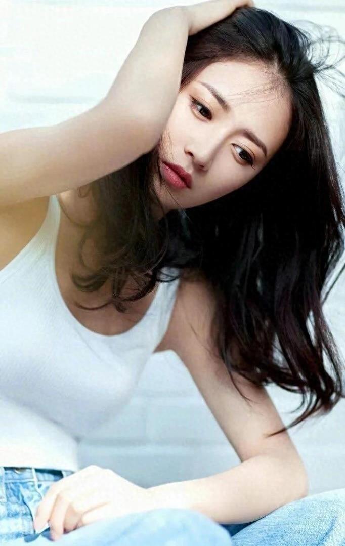 Chen Yuqi is so beautiful that people are stunned. She is so beautiful ...