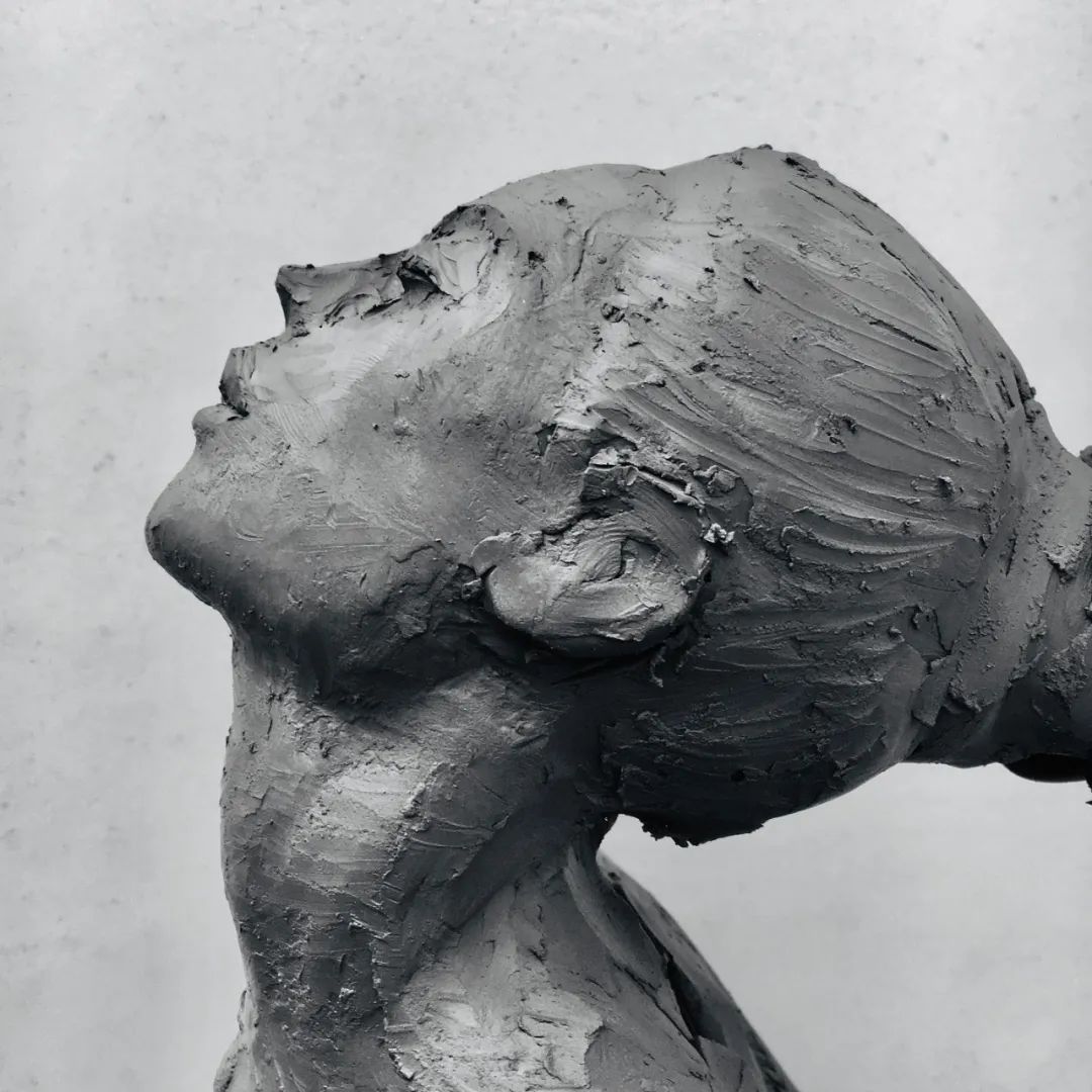 Emmanuel Fillion's sculpture of the human body bound by ropes bursts ...