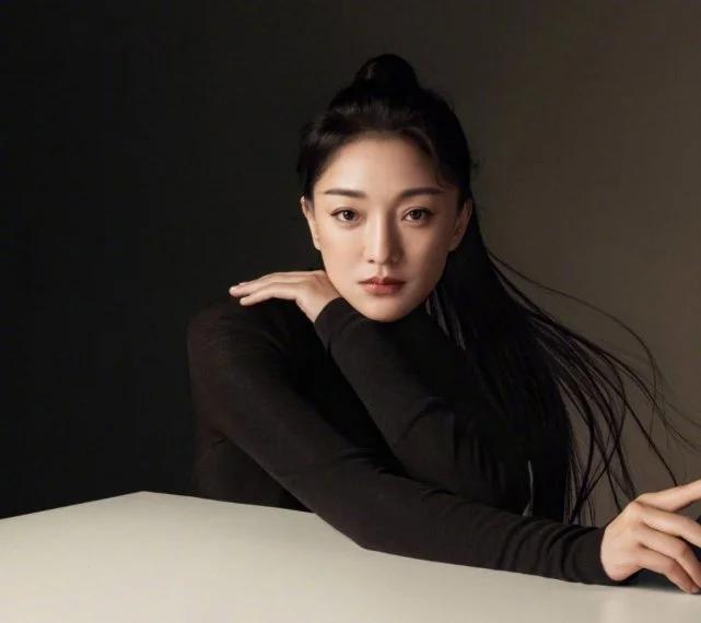 Zhou Xun and Hu Ge's new advertisement shoots a sense of sister and ...