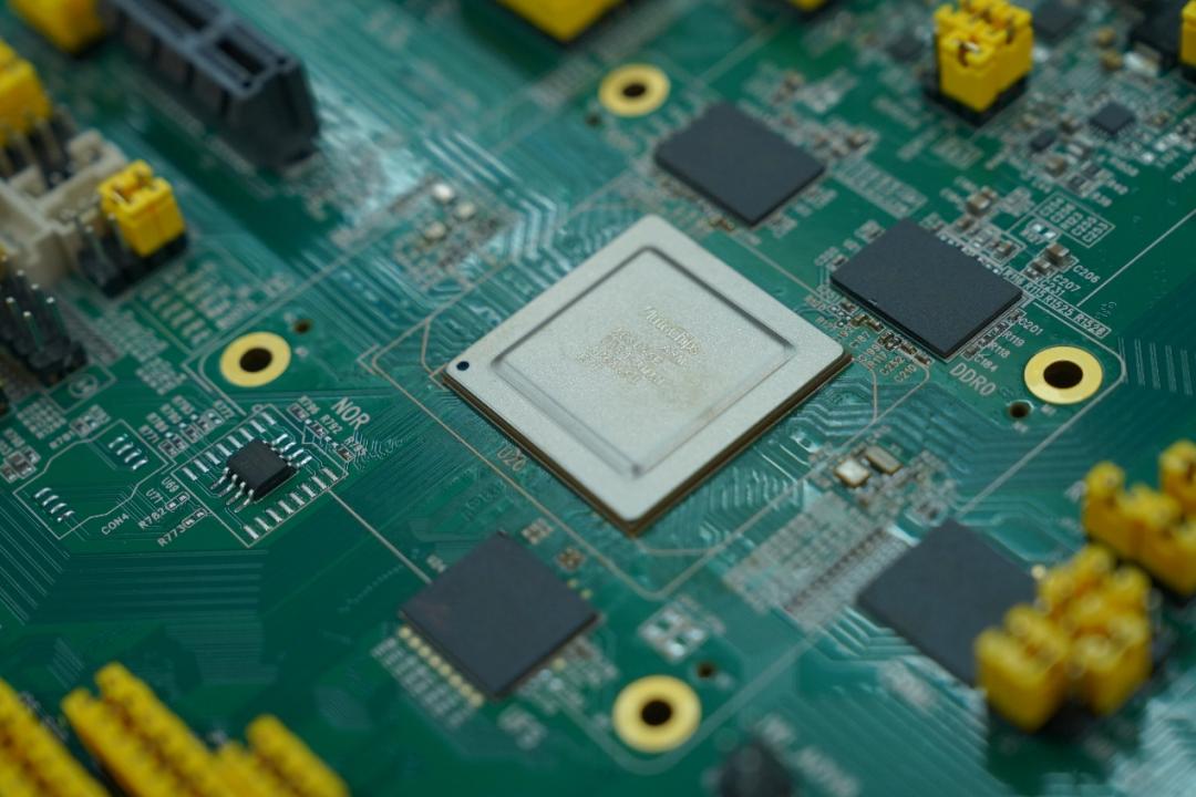 Qualcomm released two modem chips, AC8025 successfully lit! - iMedia