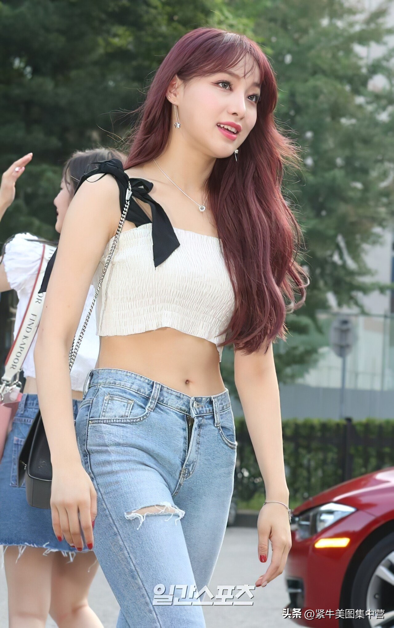 Saebom Skinny Jeans Photo - iNEWS