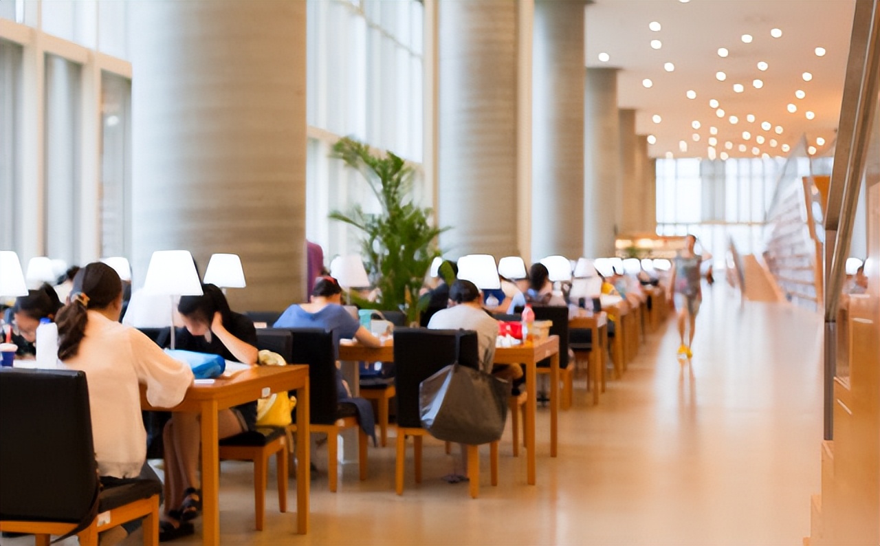 Whale Class: What do graphic designers need to learn?How can I become a ...