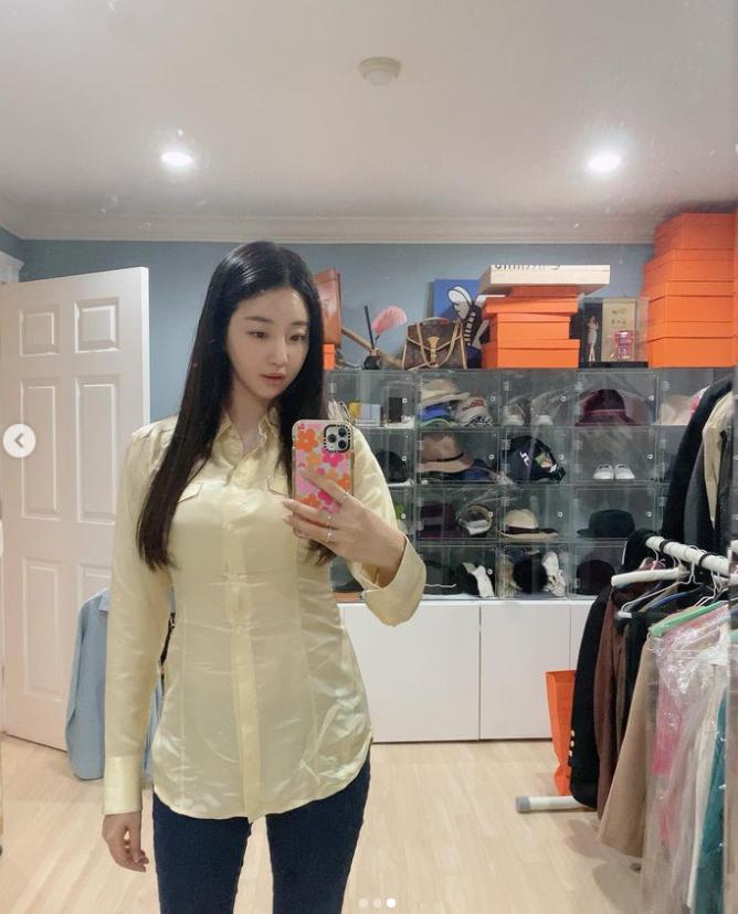 Kim Sharon, a Korean beauty, wants to show the world the beauty of a ...