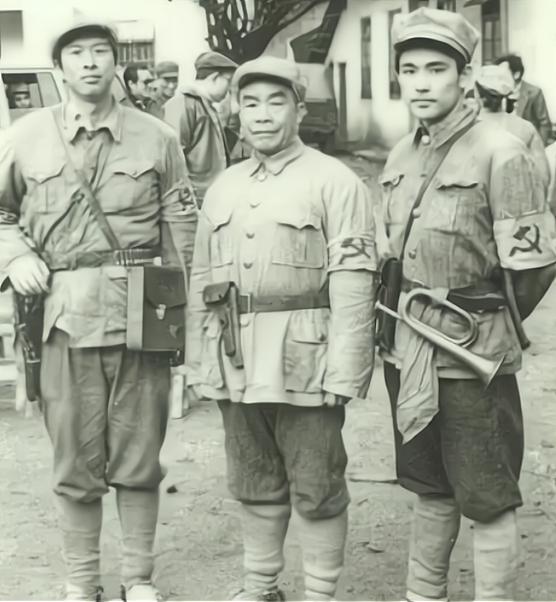 Guard Zhu De drank water poison, detective Deng Fa quickly unearthed ...