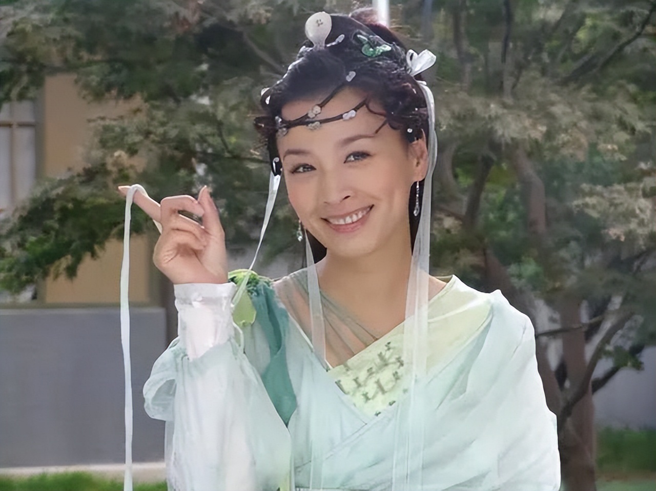 Not affected by MLM events at all? Zhang Ting and his wife enter the ...