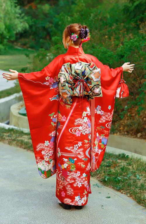 What stages has the reform and innovation of Asian clothing gone ...
