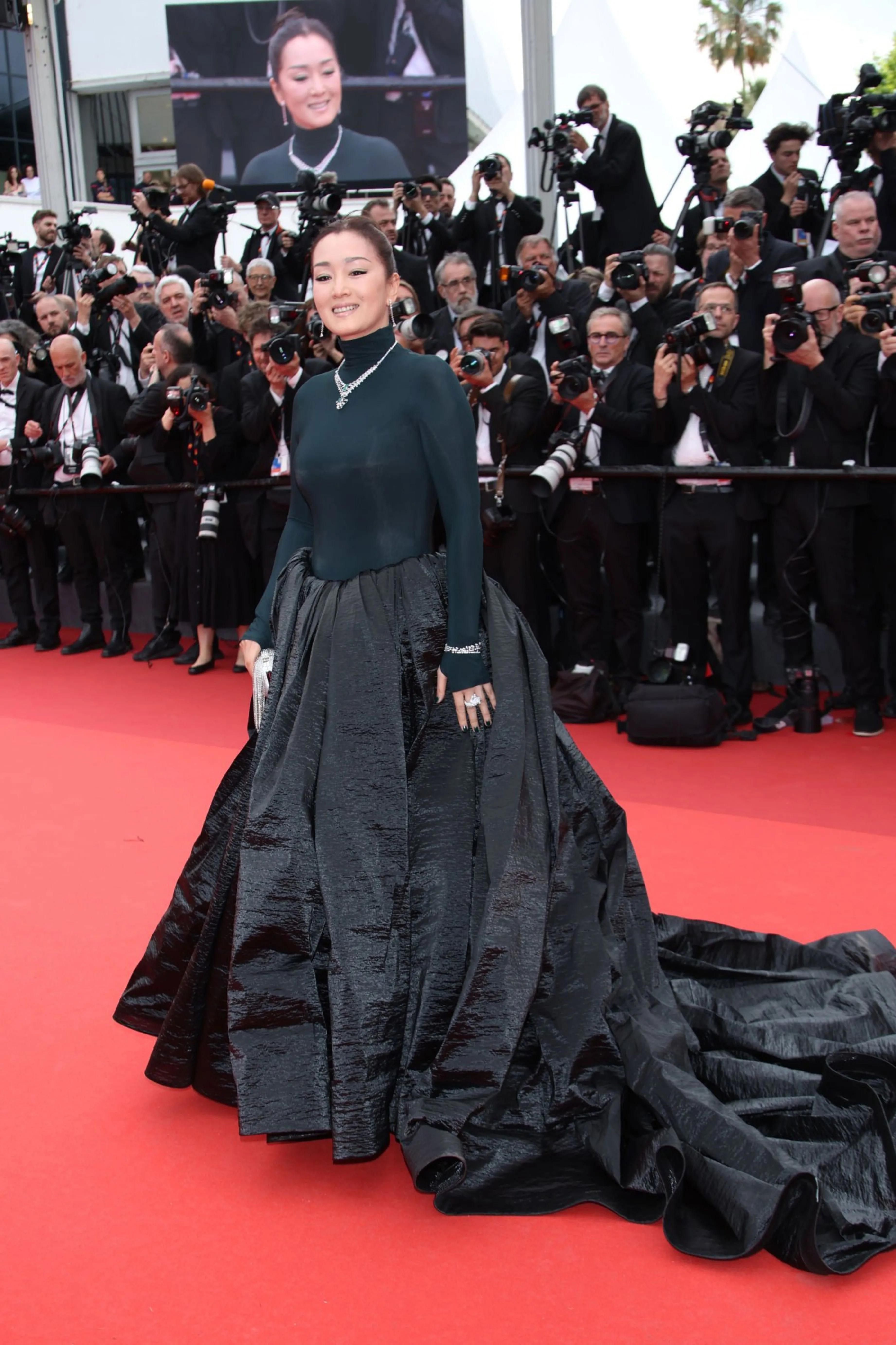 Cannes red carpet Chinese star group photo - iNEWS