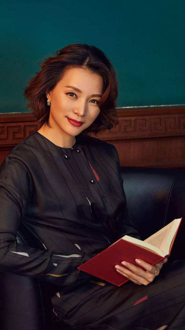 The former "first sister of CCTV" and now the "rich and wealthy", Dong ...