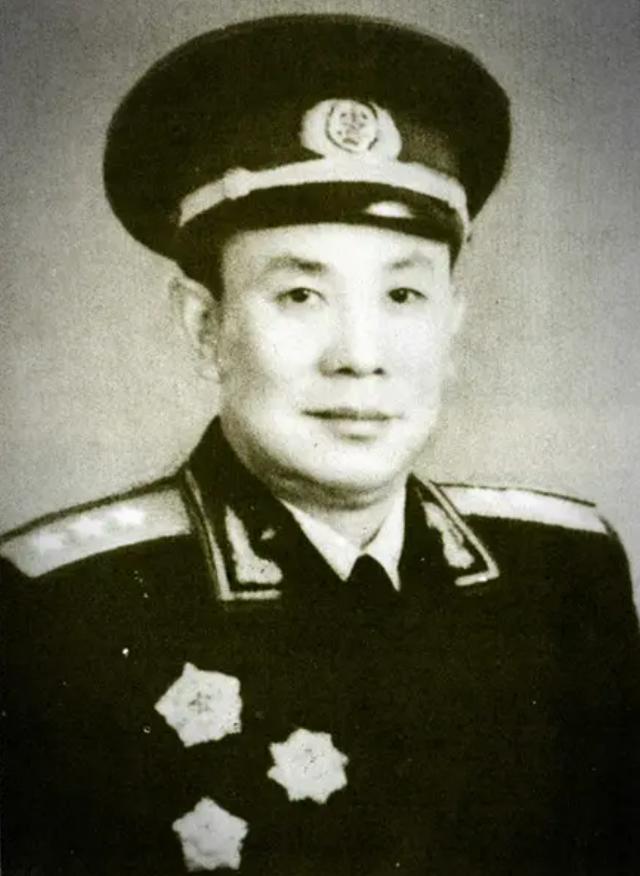 Liu Zhen: Former deputy commander of the Air Force, became a founding ...