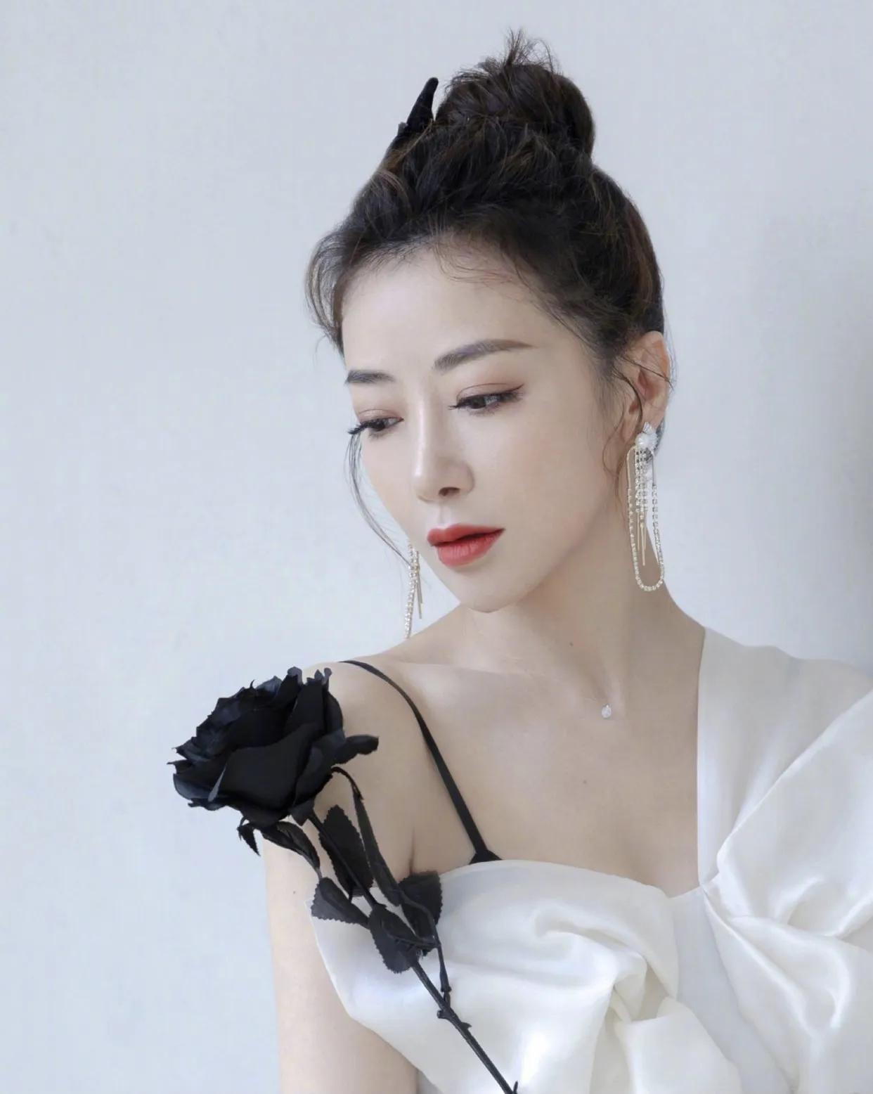 Chen Zihan's immortal talent and beauty are amazing, time makes people ...