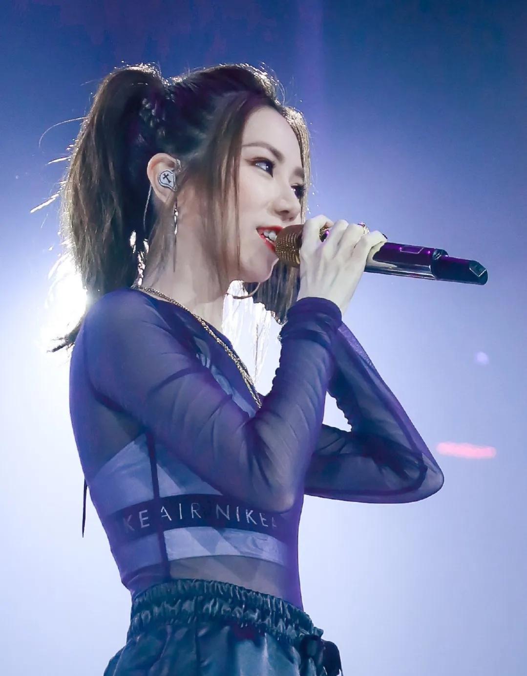 Do you know the story of Deng Ziqi's "Bubble"?come in and tell you ...