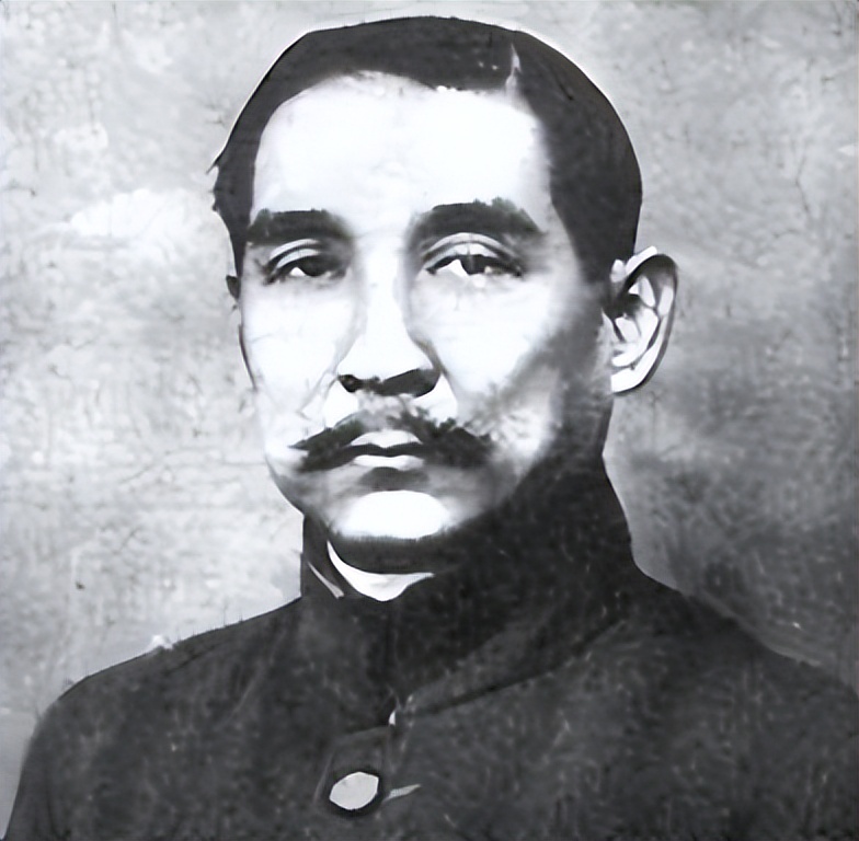 Chiang Kai-shek: There are only two people who can replace me, one is ...