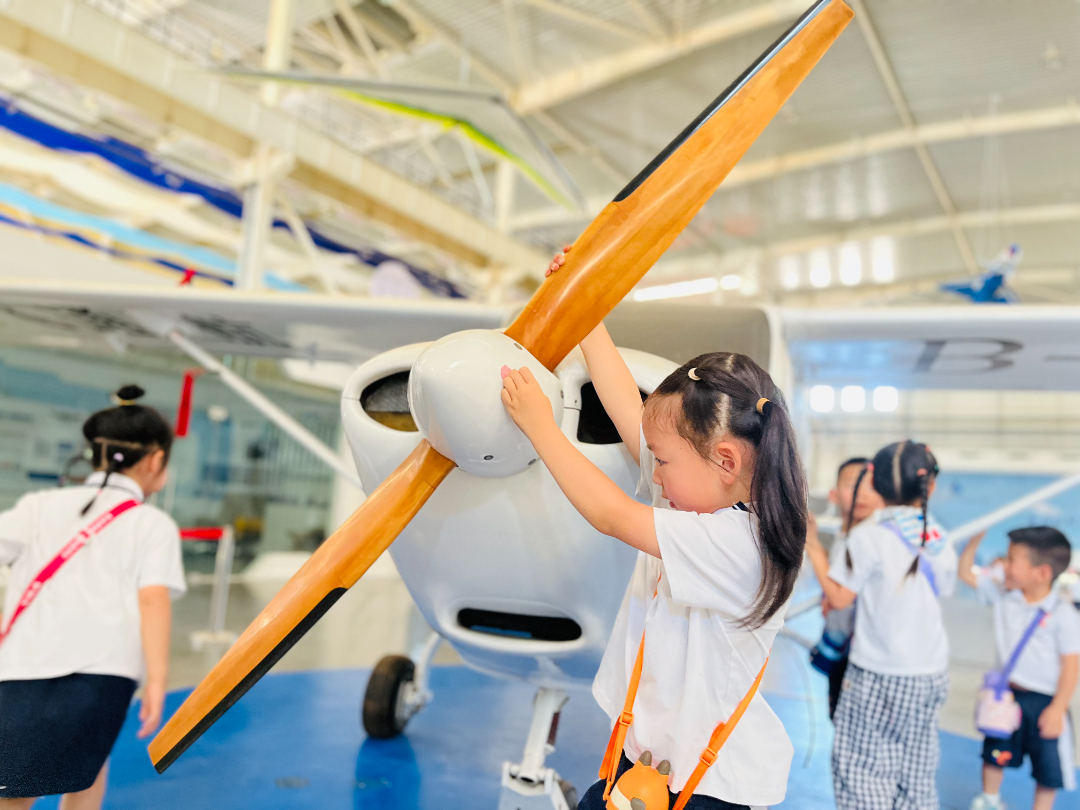 I'm a little pilot——exploring technology with a childlike innocence ...