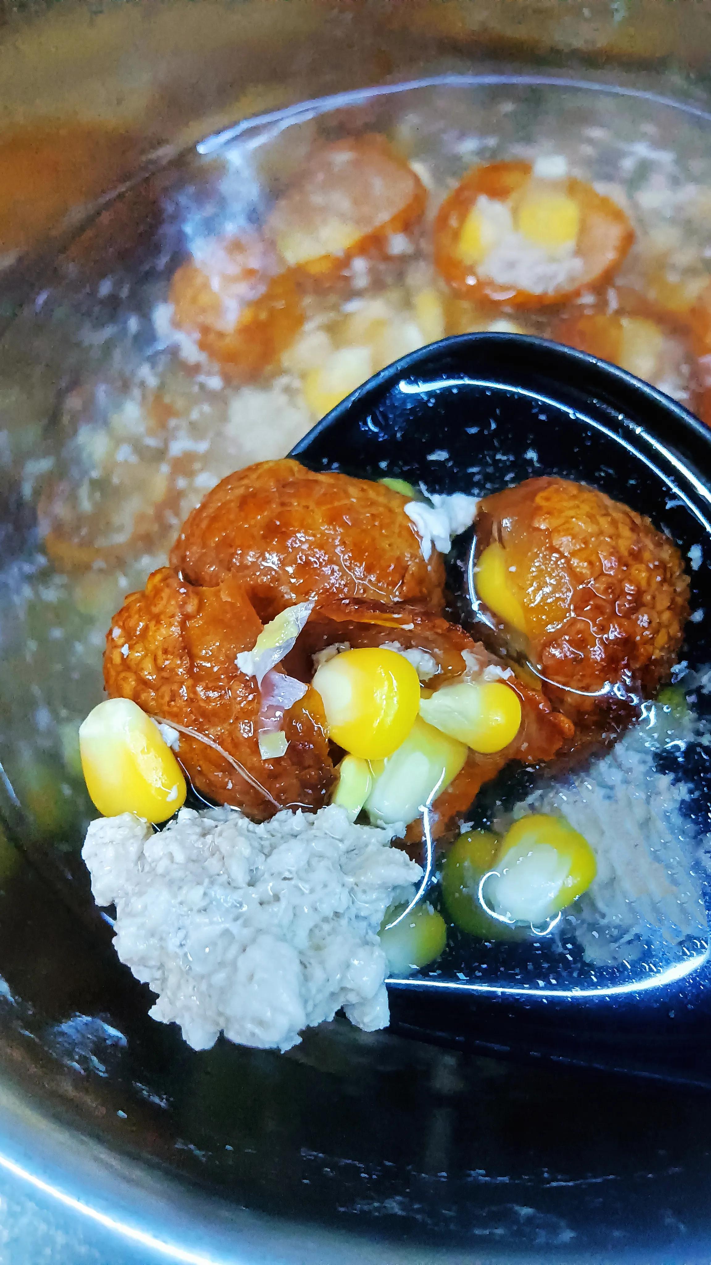 Lychee Peel Pork Foam Soup - iNEWS