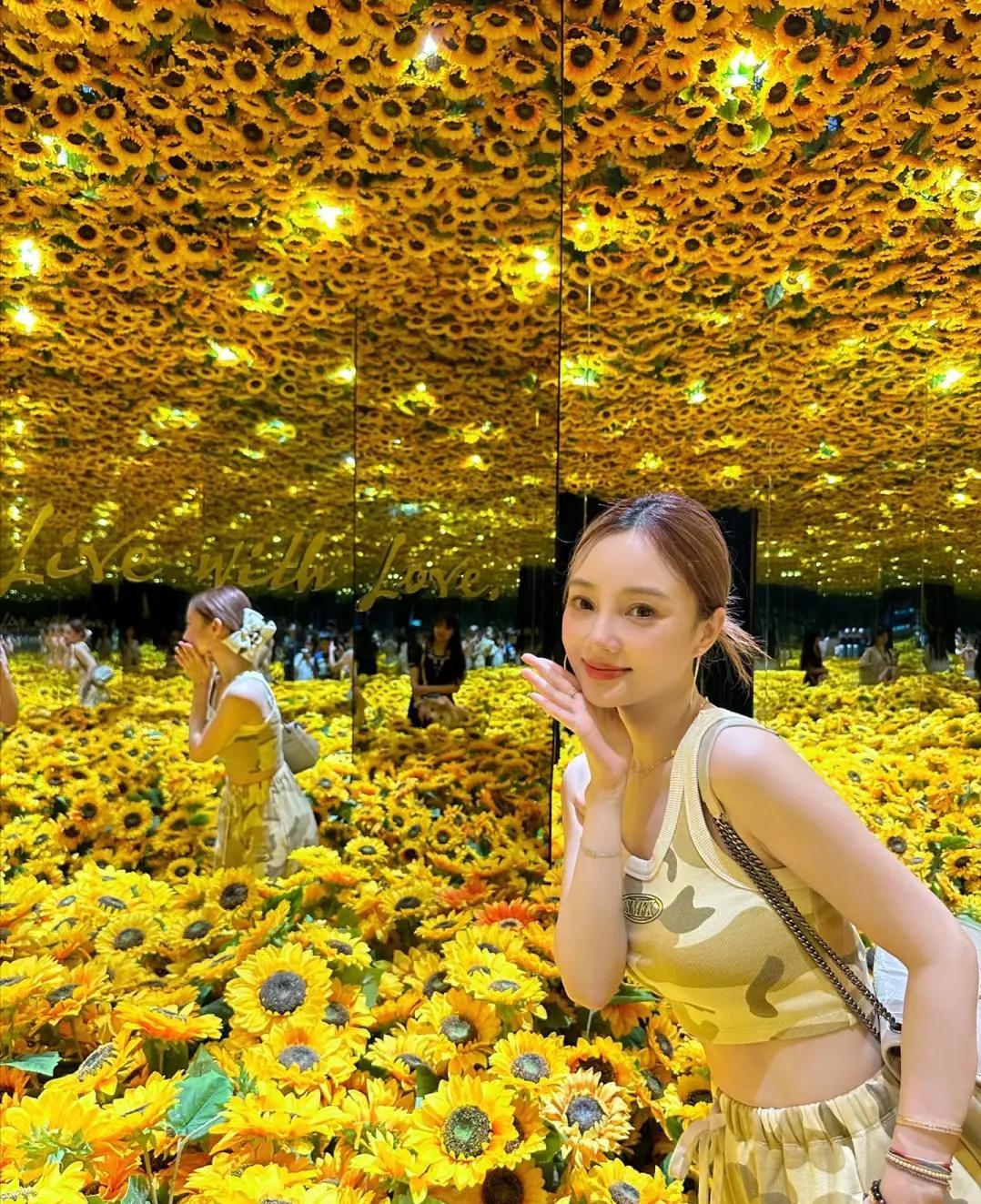 42-year-old Li Xiaolu took 11-year-old Tianxin to the museum, only half ...