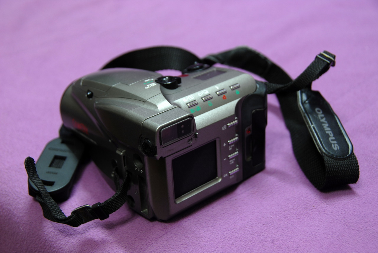 My first digital camera Olympus C-1400XL - iNEWS