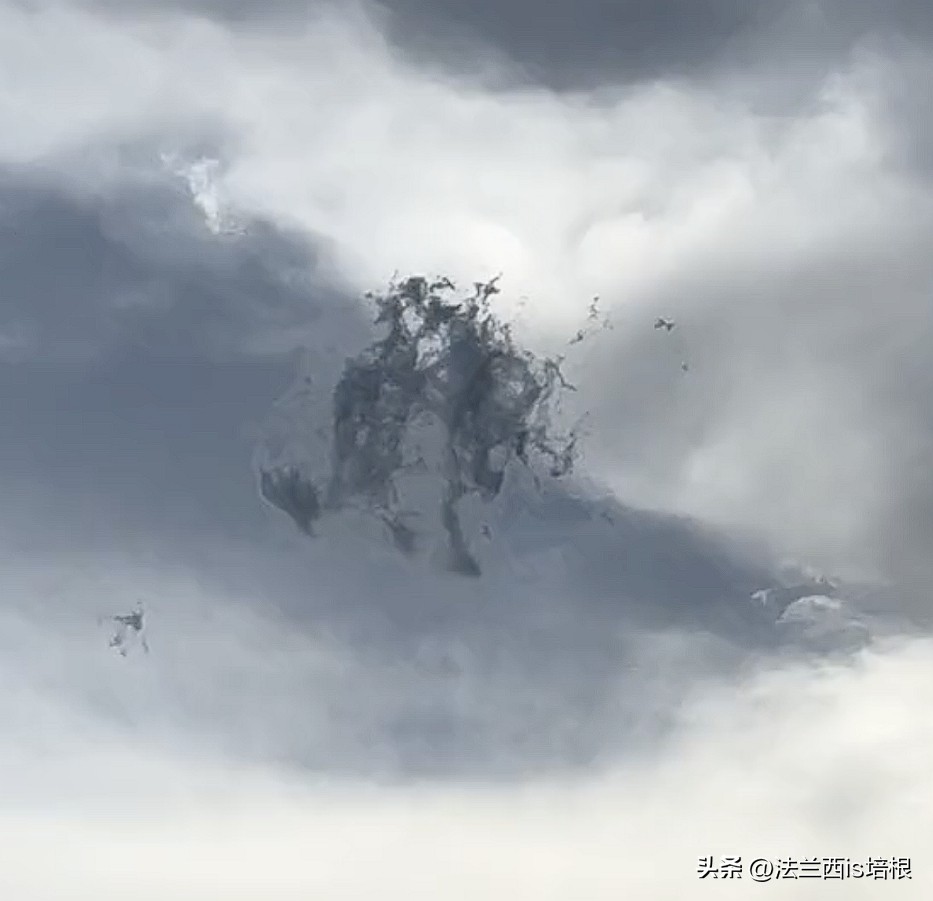 "Tsunami cloud" swept half of the sky, like a 100-meter-high wave, is ...