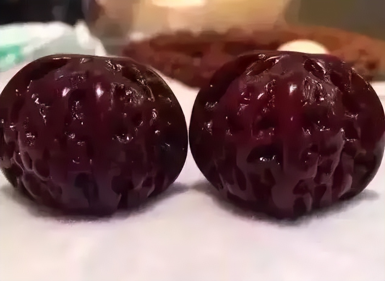 Aunt has turned walnuts that have been playing for 20 years into "jade ...
