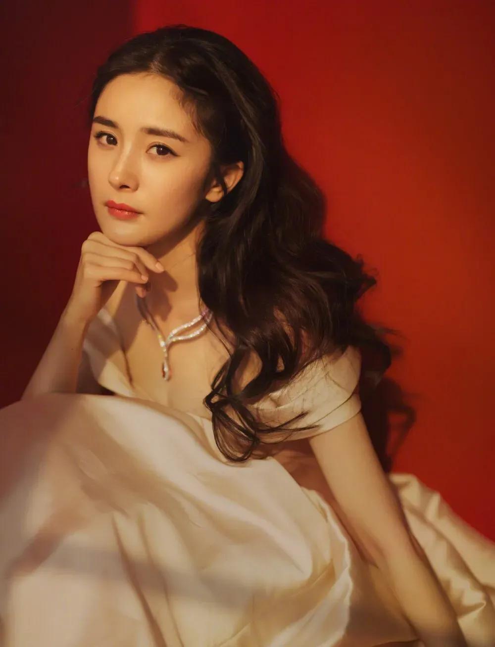 "Sexy Goddess" Yang Mi - iMedia