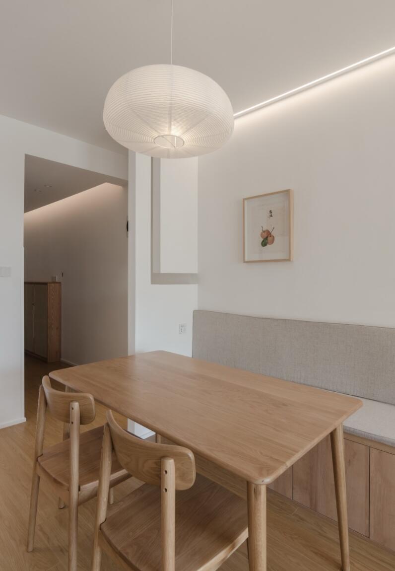 Her new home of 63 square meters is "empty". This kind of pragmatic ...