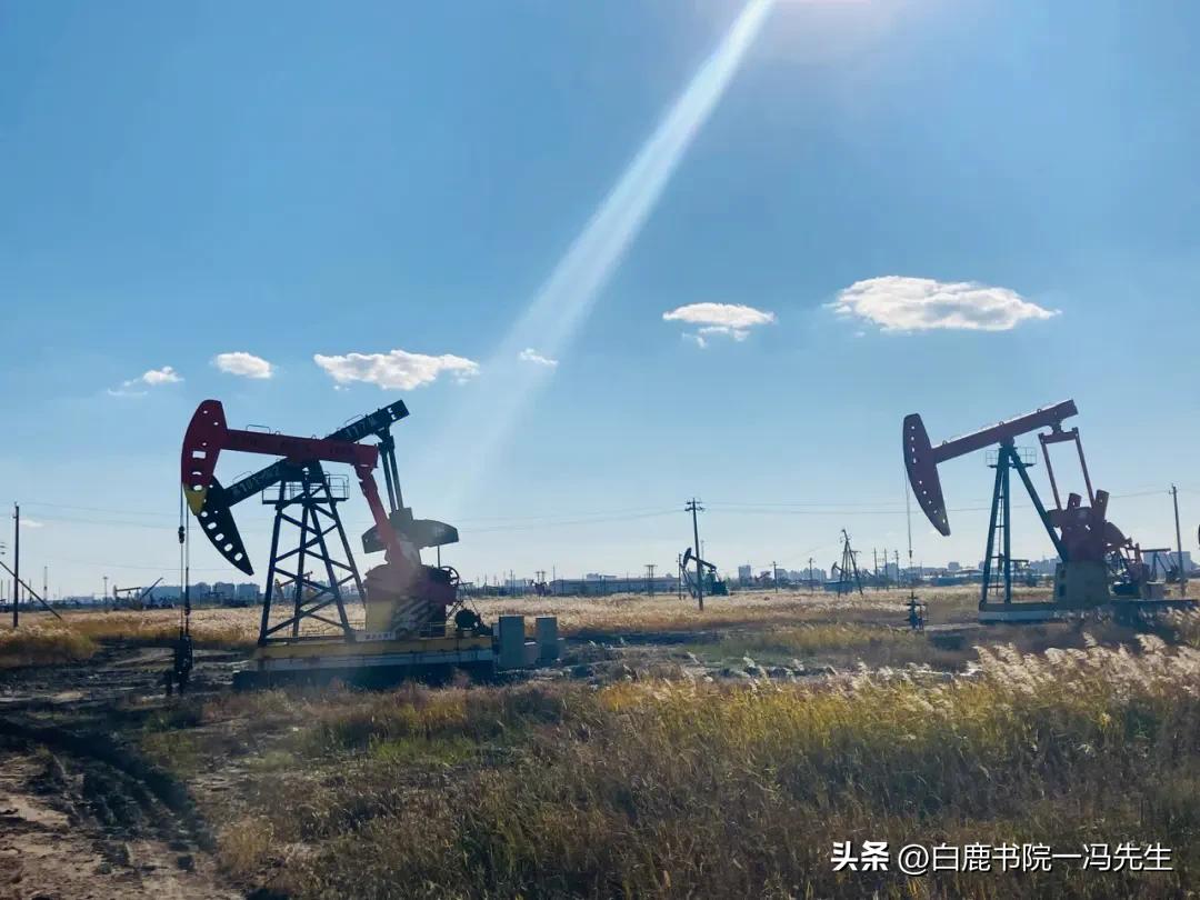China's first oil field discovered and exploited on a large scale - iNEWS