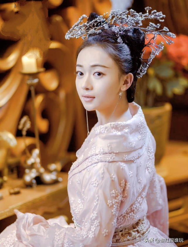 The most pure and pure Su Daji, the most beautiful nine-tailed fox, and ...