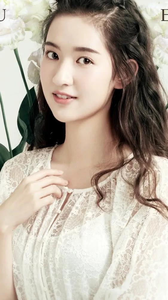 Beautiful pictures of Wang Yuwen - iNEWS