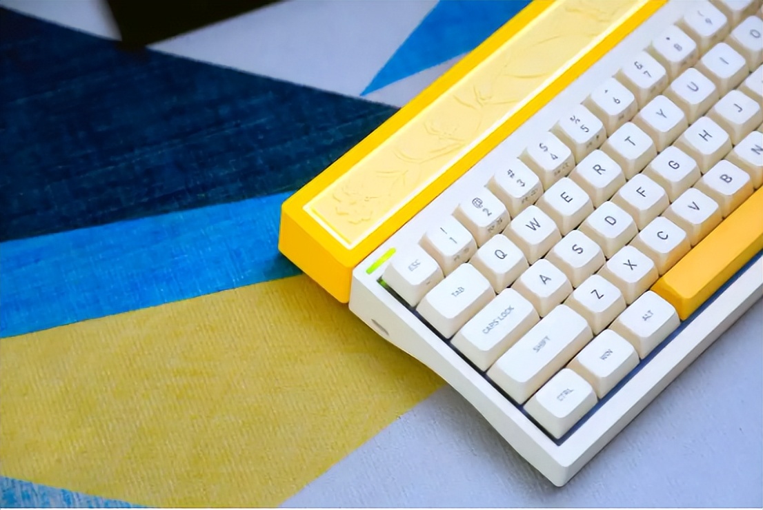 Mechanical keyboard meets aromatherapy, who would have thought that ...