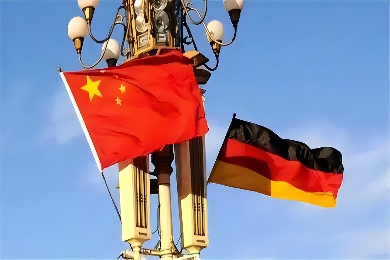 In the early morning of July 17, the military confrontation escalated ...