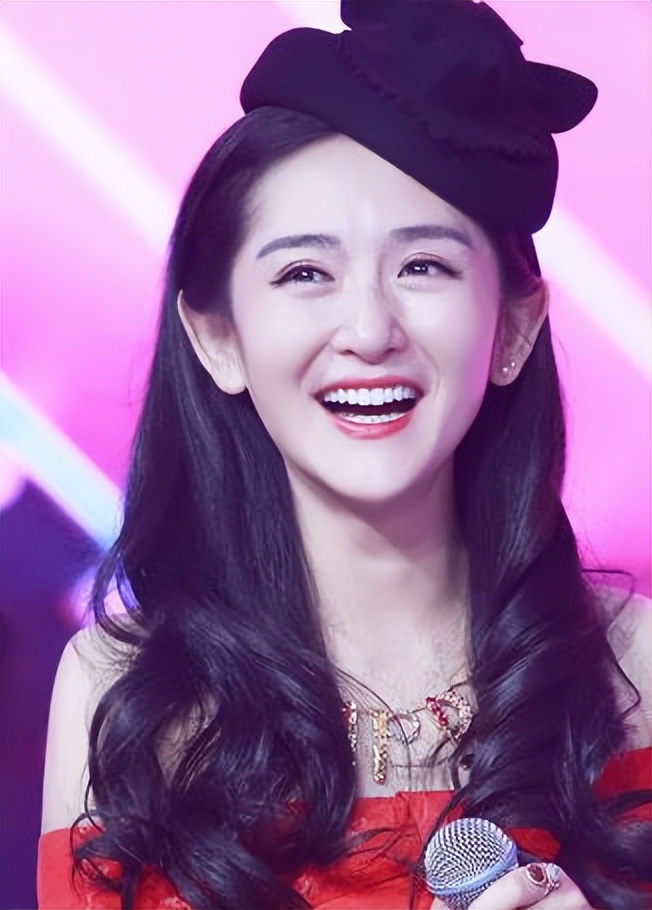 "She, She, She" Xie Na practiced singing and shed tears. A person with ...