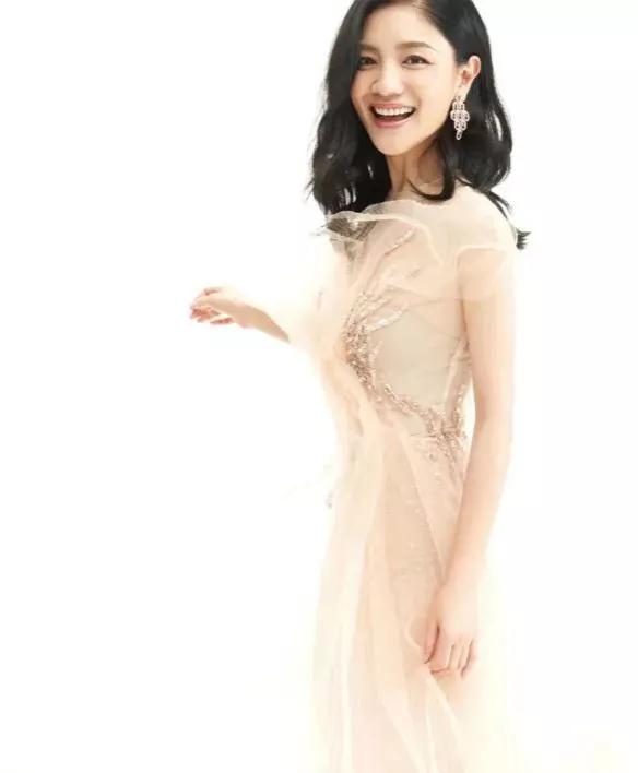 Share pictures - Hu Ke, goddess of temperament - iNEWS