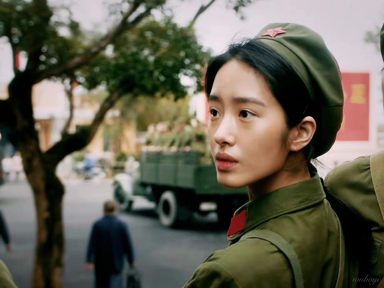 Elegance and intellect coexist, Yang Caiyu's look is worthy of ...