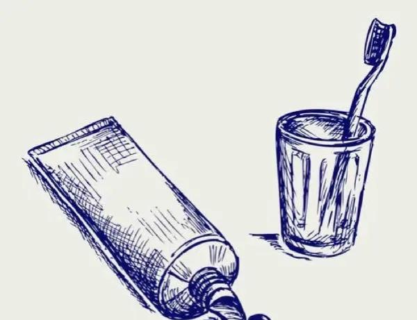 After using up the toothpaste, there is only a toothpaste tube left ...