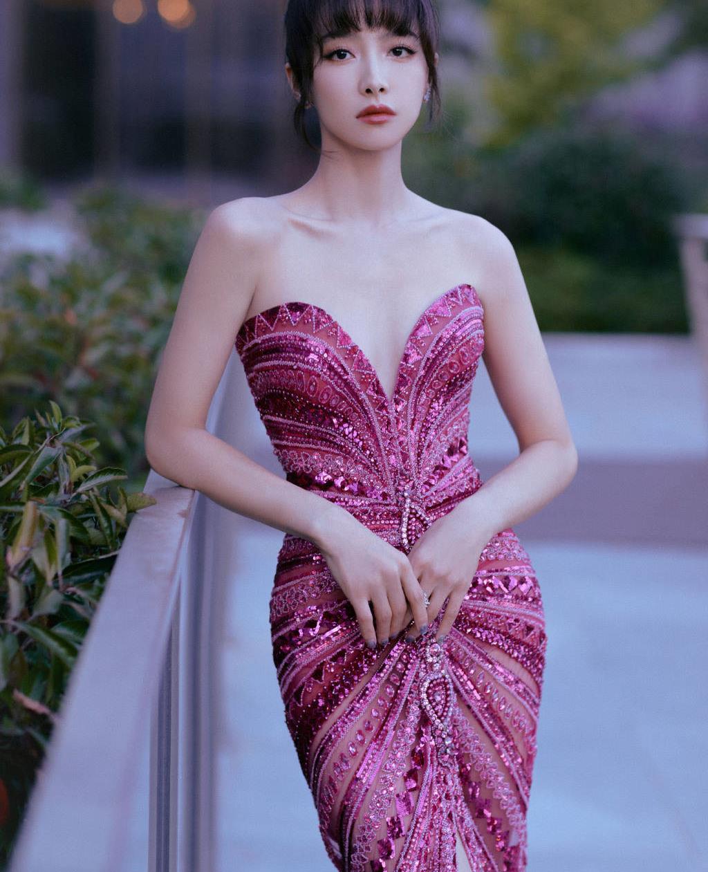 Korean net commented that Song Qian looks more beautiful and younger! She is fair-skinned ...