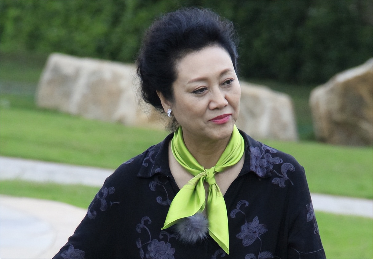 Che Xiao's mother, Wang Liyun, posted a message late at night: Good boy ...