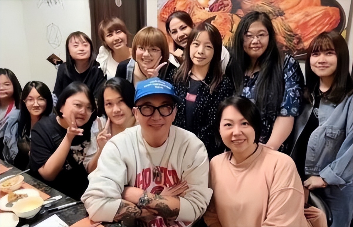 After Da S's comeback after marriage, Gu Junye entertained female fans ...