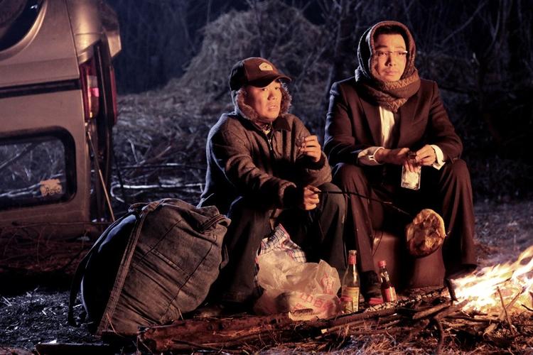 The movie "Man on the Road" explores human nature and reflects on ...